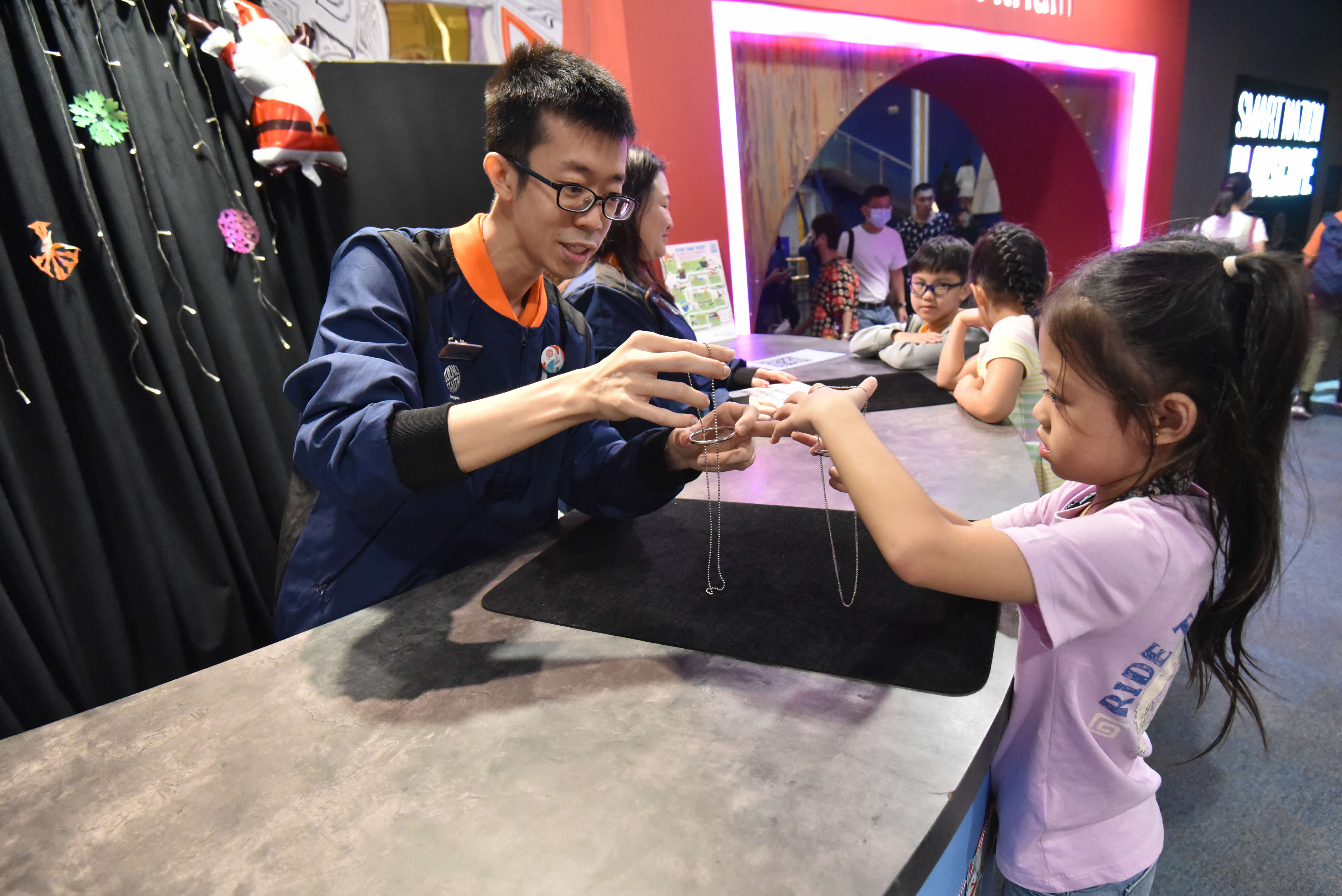 Fun and Engaging Workshops and Activities | Science Centre Singapore